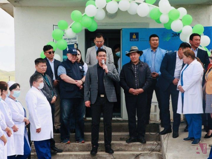 Эрүүл мэндийн сайд С Энхболд Өвөрхангай аймагт ажиллаж байна Atime Mn